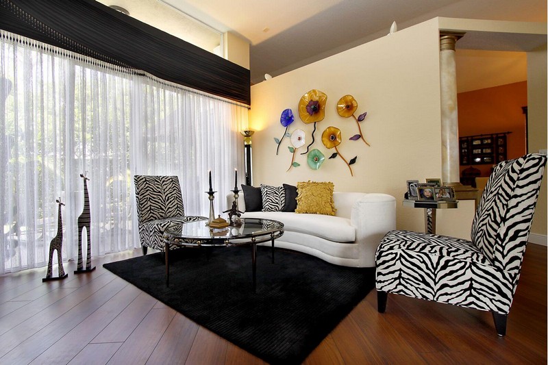 INTERIOR DESIGN TRENDS: HOW TO USE ANIMAL PRINTS IN YOUR HOME DECOR