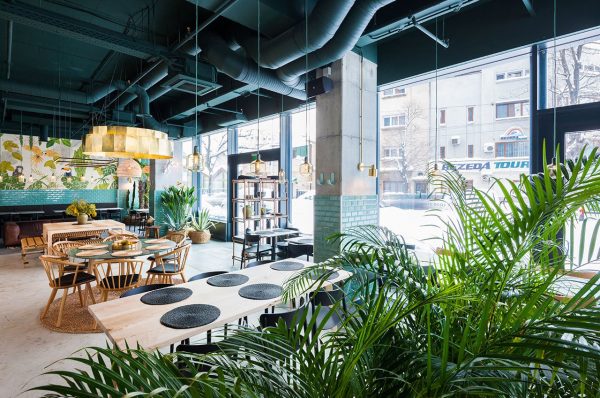 St Patrick’s Day: RESTAURANT WITH A GREENERY-THEMED DECOR