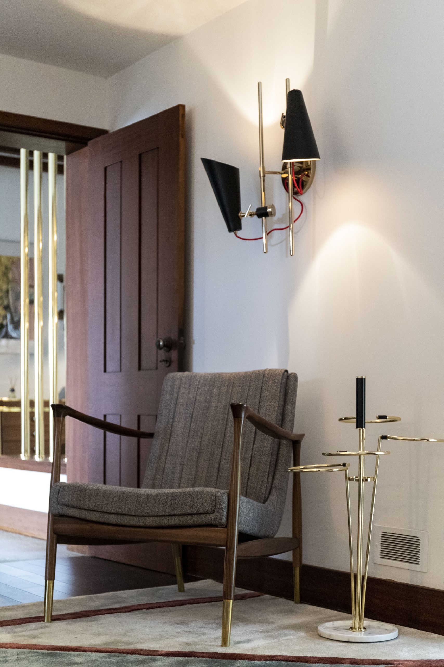 These 6 Golden Home Accessories Are The Right Pick For You!