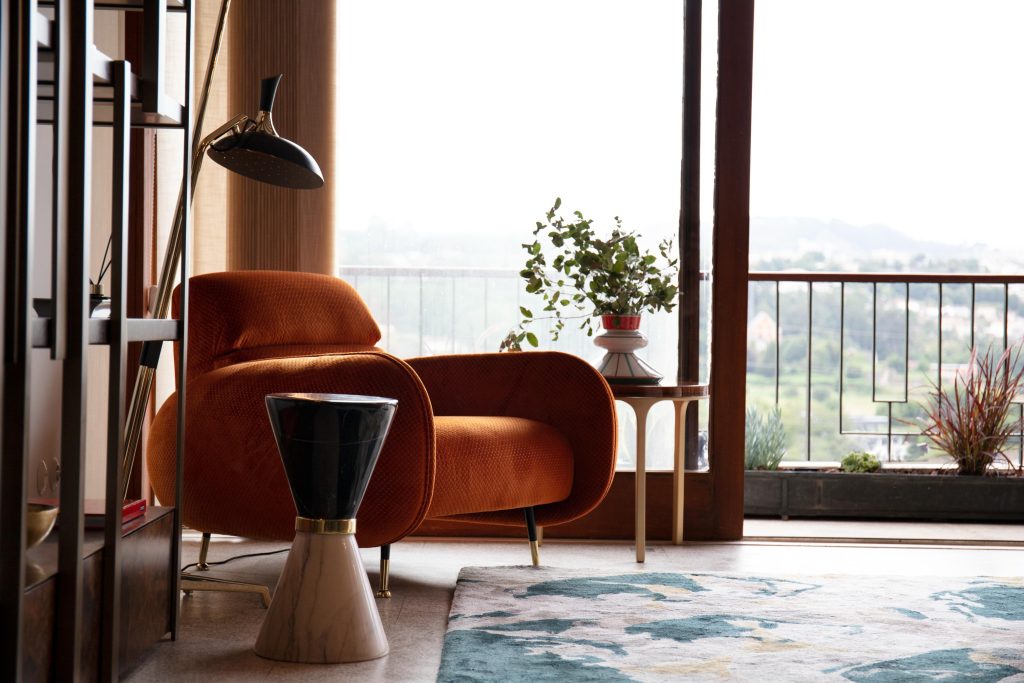 10 Opulent Living Room Corners That Exude Modern Majesty