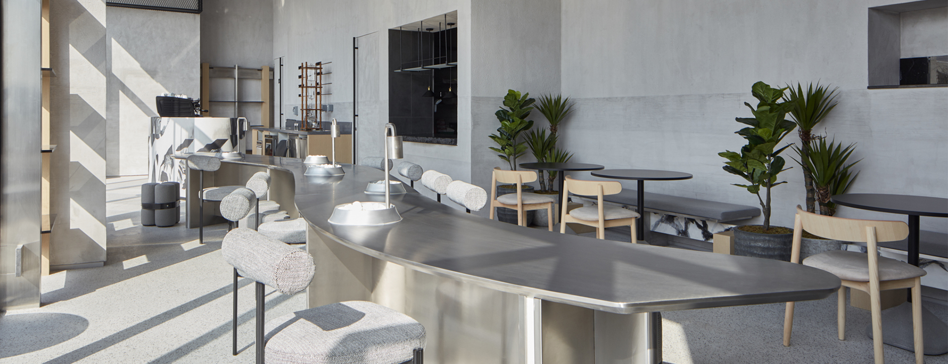 Roar: Redefining Interior Design in Dubai Through Innovation and Exper